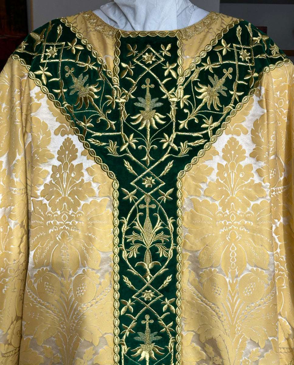 Guadalupe Gothic Low Mass Set – Sacra Domus Aurea