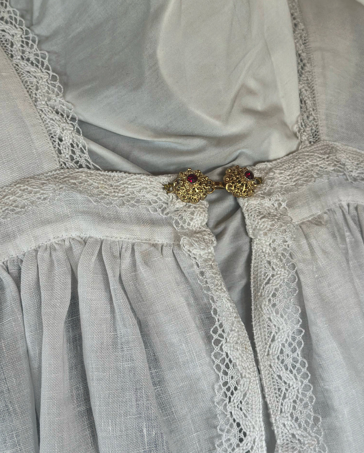 Rochet – Sacra Domus Aurea